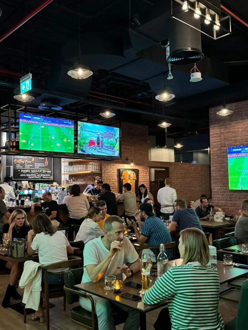 ABOUT | Discover Dining Excellence Today — BENNY MACK'S