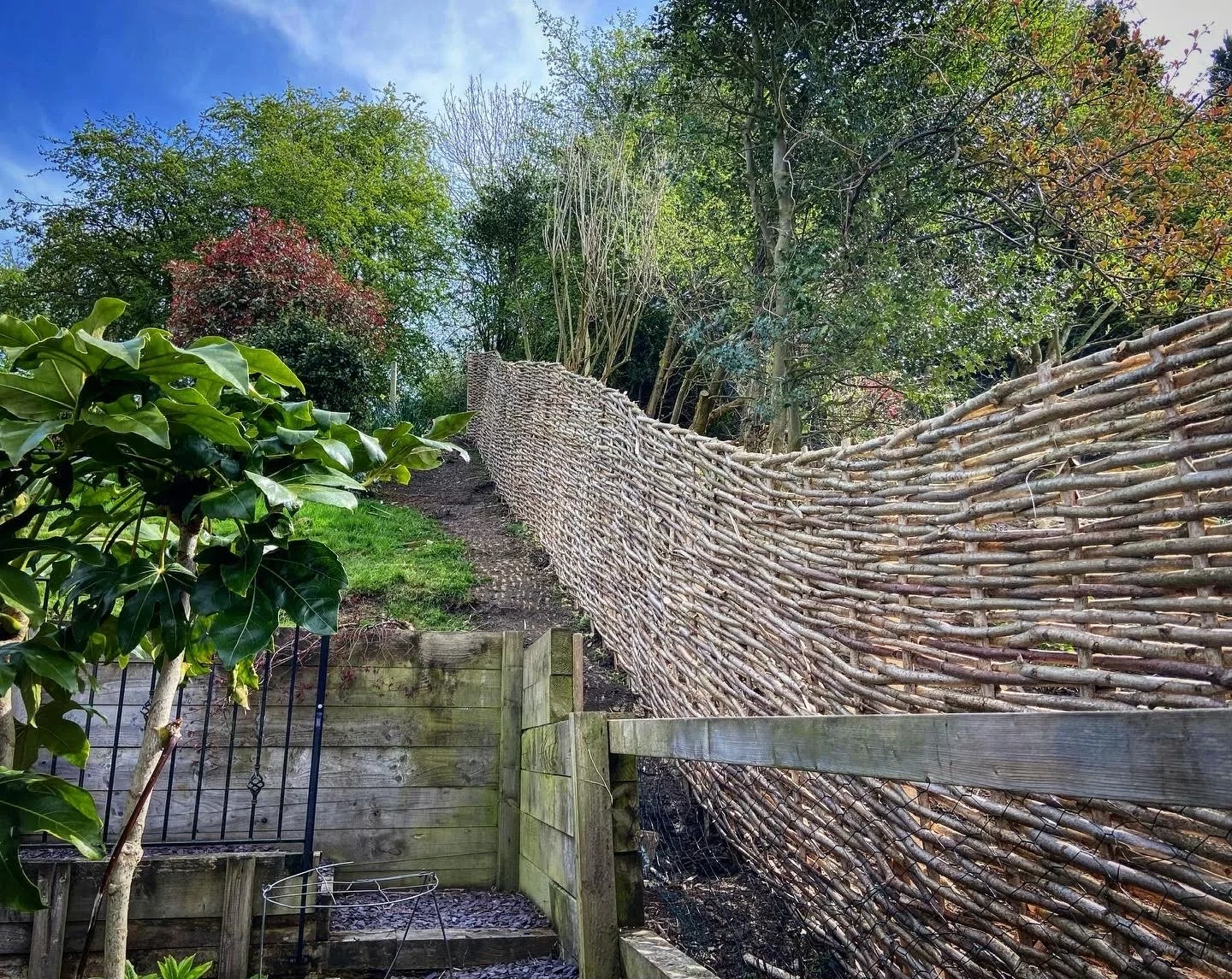 Home — UNDERWOOD CRAFTS Willow and Hazel Hurdles Cleft Fencing Coppice ...