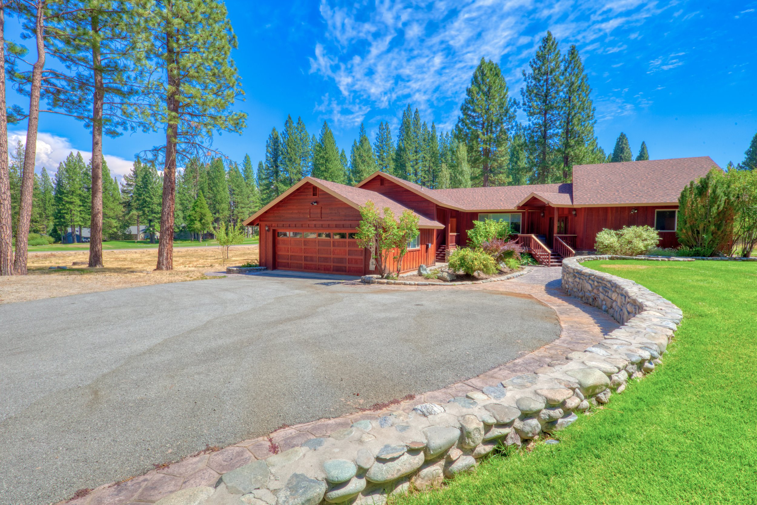 Vacation Rentals — River Pines Resort & Roadhouse