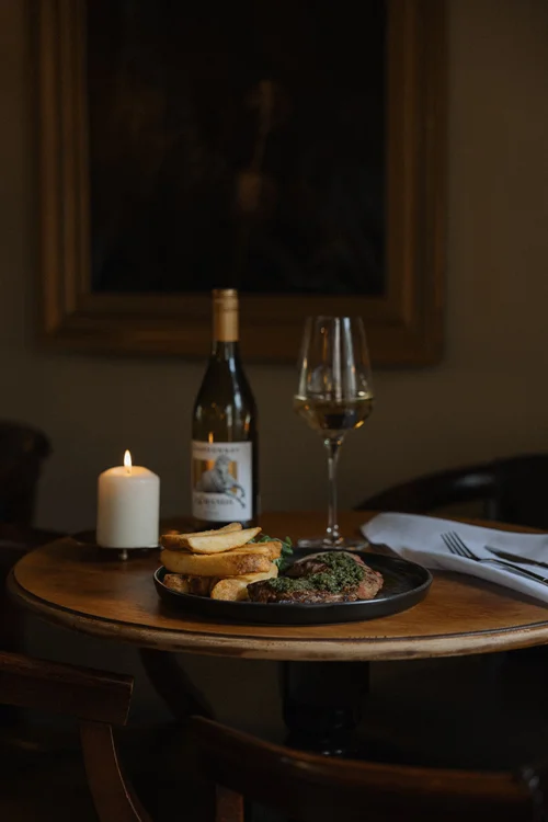 Contact | Reserve Your Table Today — The King's Head, Apethorpe