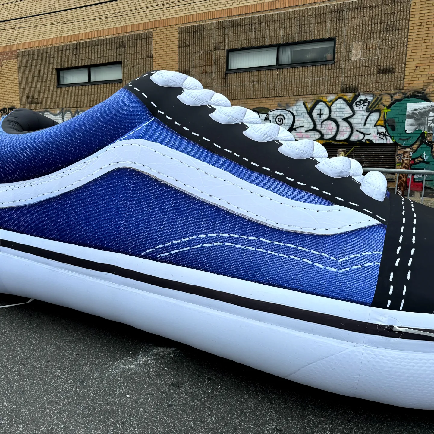 Vans Old Skool — BIGGER THAN LIFE