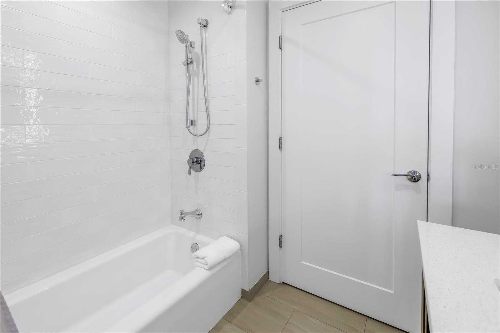 Waterline Condo - 2 Bed, 2 Bath (Anna Maria Island, FL) — Receivership ...