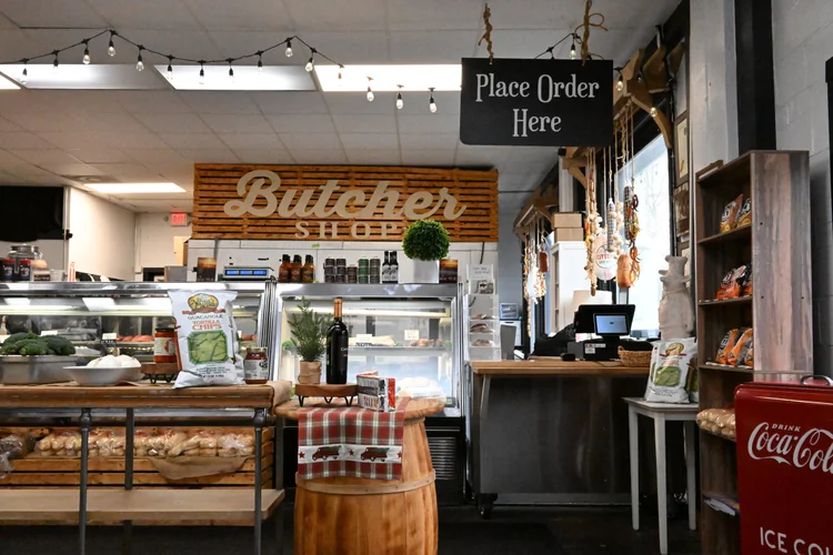 J&M MEAT MARKET & THE BUTCHER'S TABLE