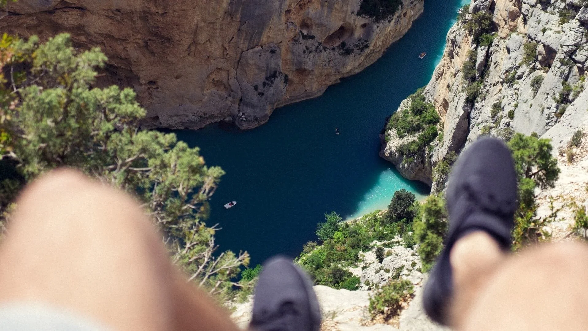 How to Achieve Balance in Smartphone Photography for Stunning ...