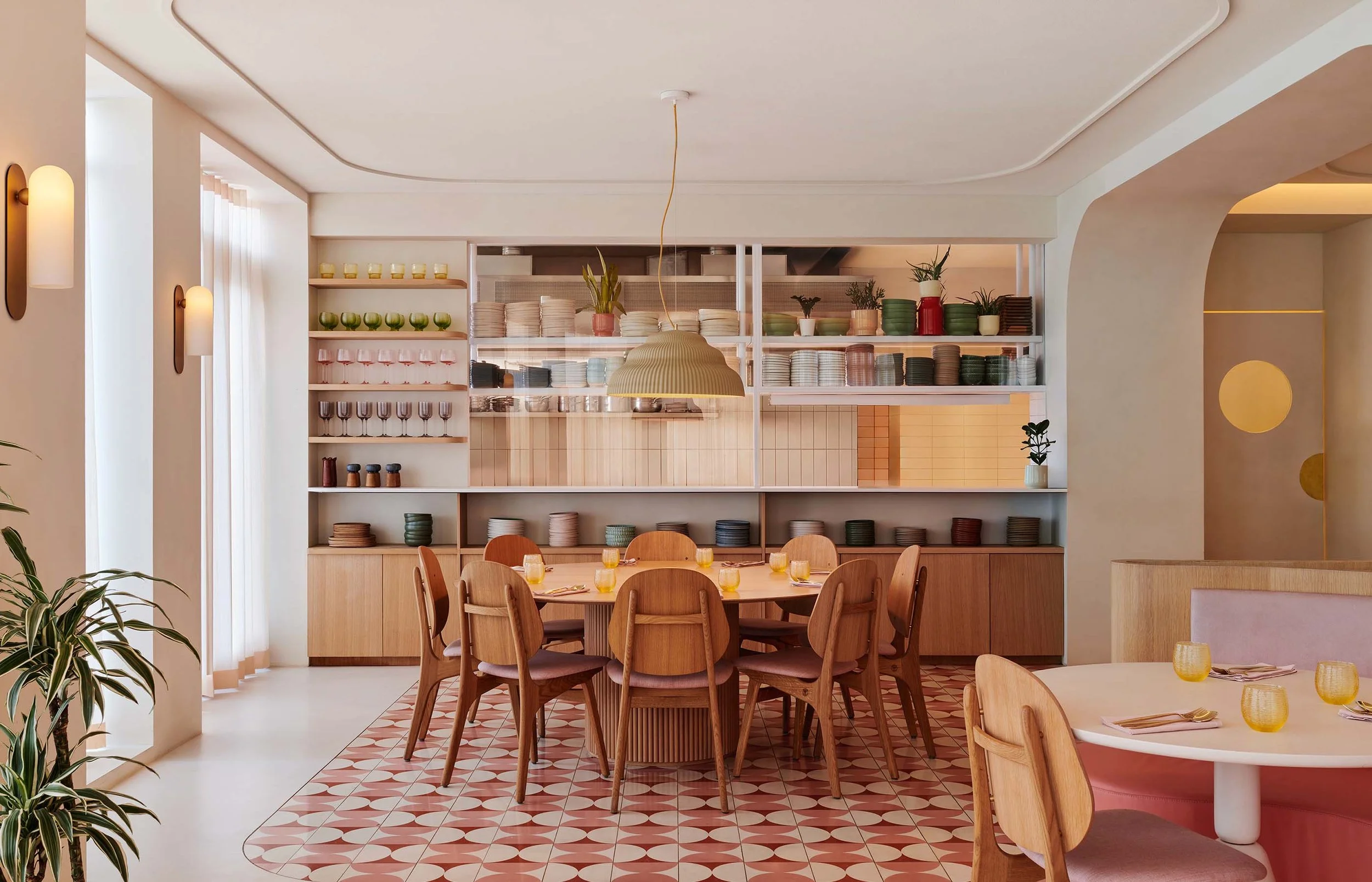 Anna Jóna : Restaurant, bar, cinema.