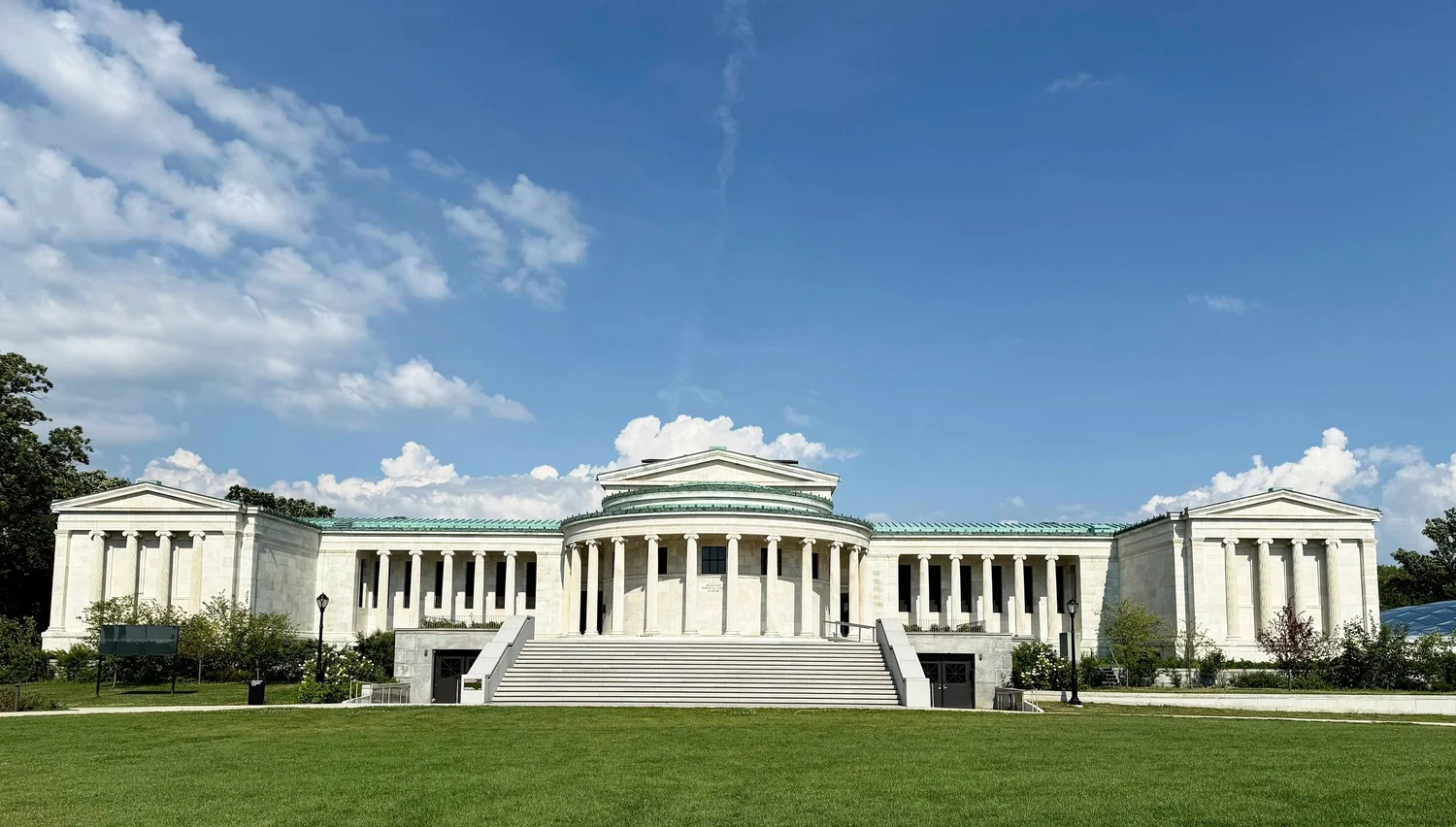 The New Buffalo AKG Art Museum Is a Must See! — Underrated Guide