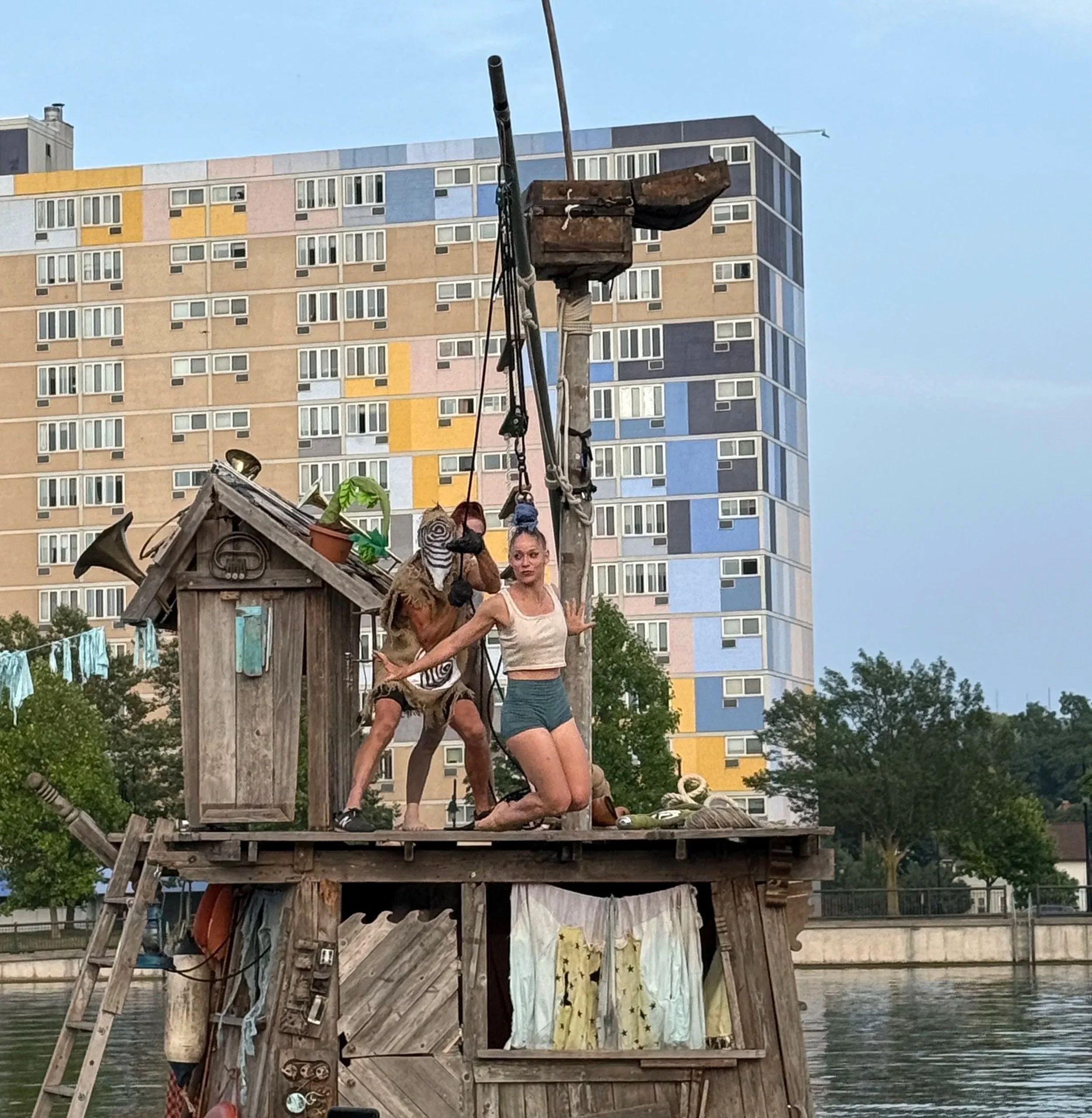 Flotsam! River Circus is Rollin’ on the Erie Canal From Buffalo to NYC ...