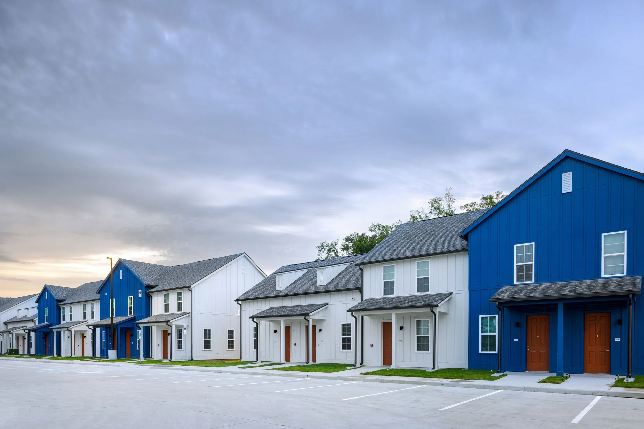 Parkway Commons - Moss Bluff, LA — Atrium Housing