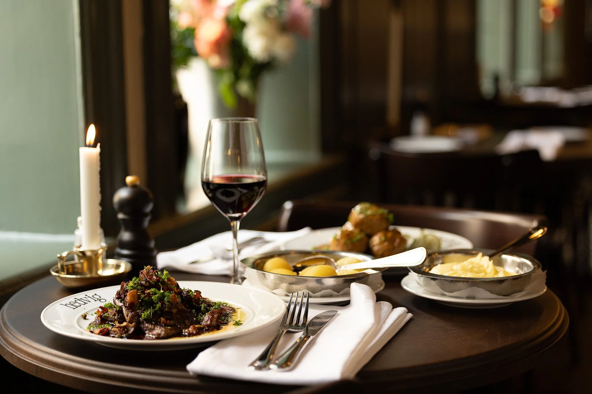 HEDVIG | Reserve Your Spot Today