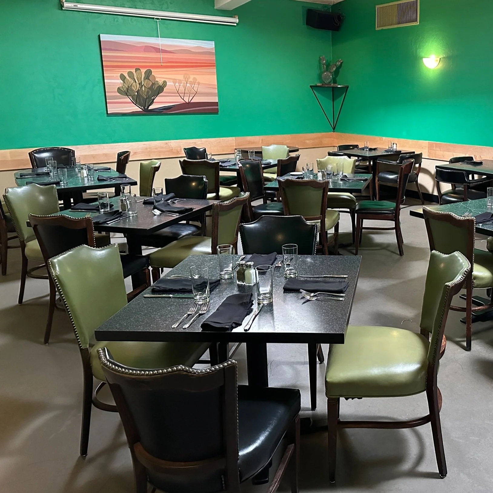 Kingfisher Bar & Grill