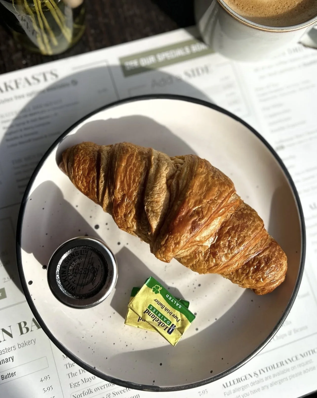 The Café | Breakfast, Brunch & Cakes | Dog Friendly — Salhouse Farm ...