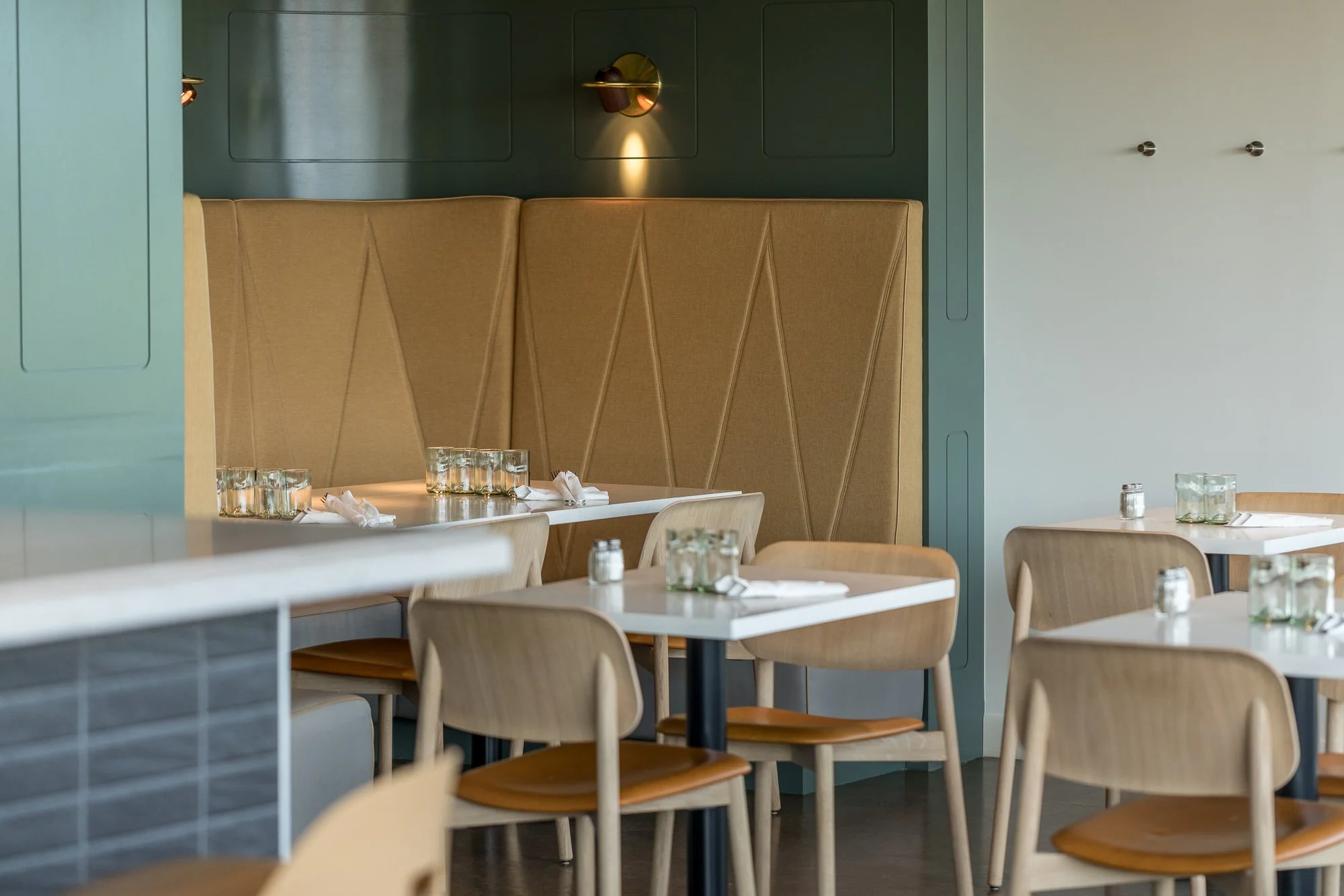 Hours & Location — Louise Cafe