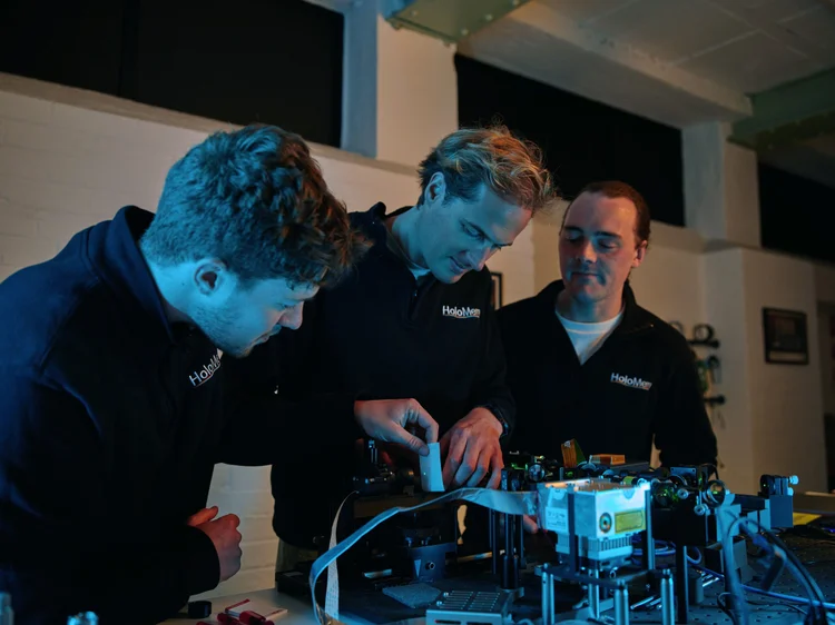 About Us — HoloMem