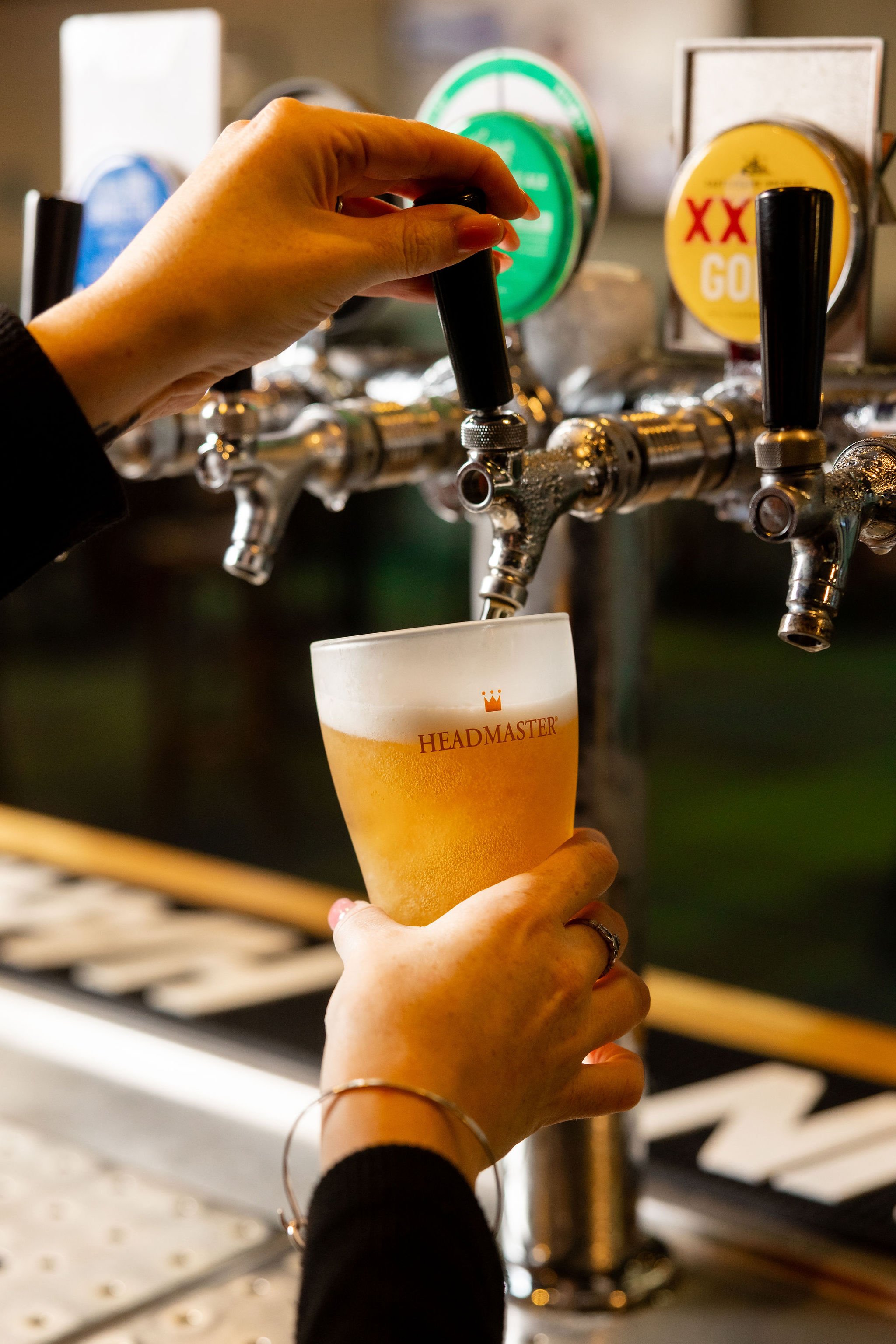 Best Pub & Restaurant with Sports Bar, Live Entertainment and Hotel ...
