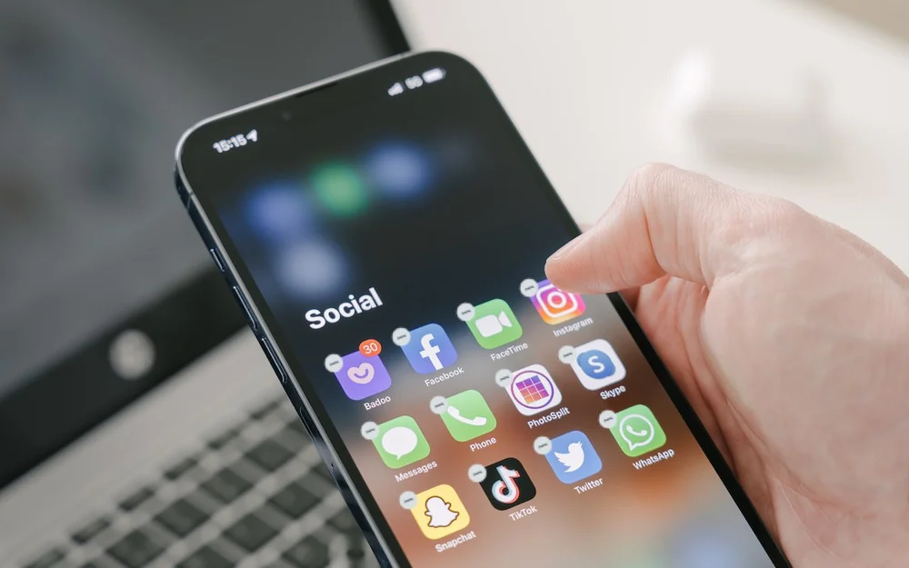 What’s the Difference between Removing and Deleting an App? — JimmyTech