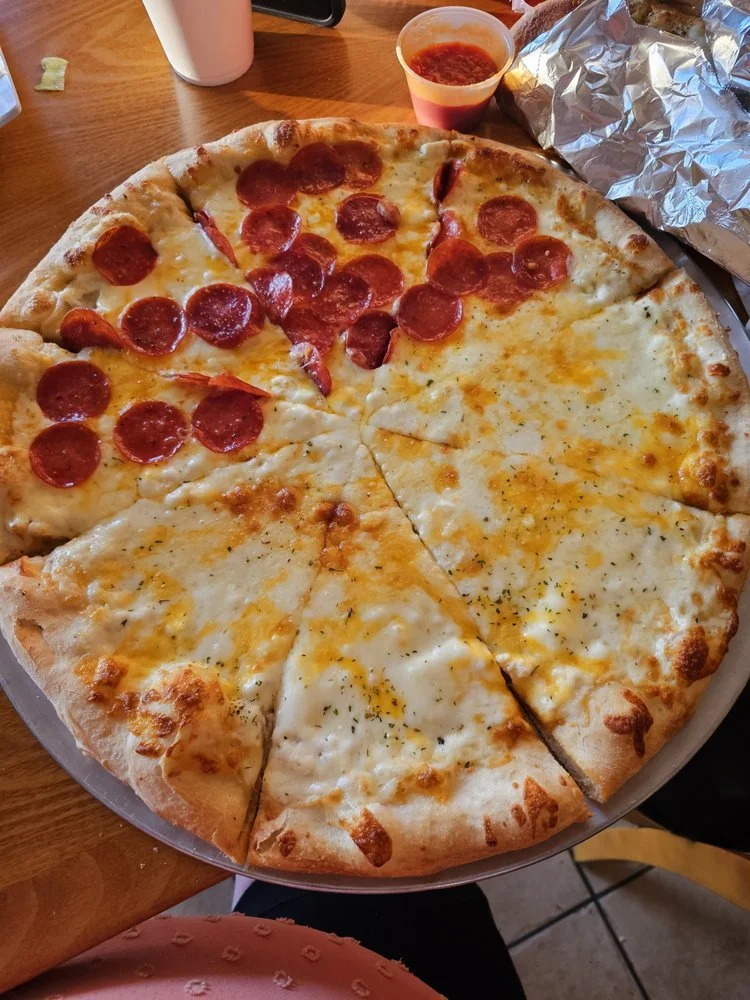 Moez Pizza - Best Pizza in Harrisburg, PA - Cheese Pizza Near You