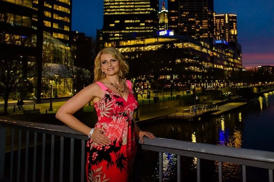 Emma Sidney | Experience Elite Live Music Today