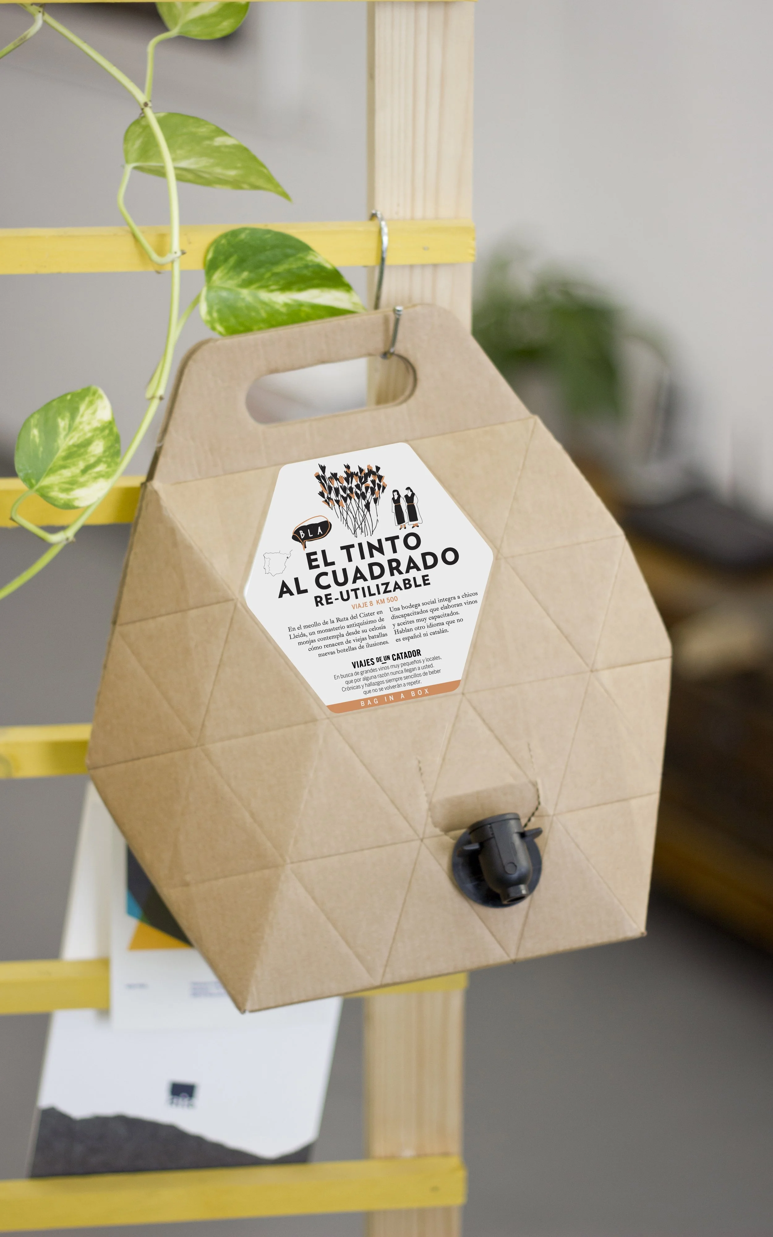 Wine bag in box Viajes de un Catador — nutcreatives