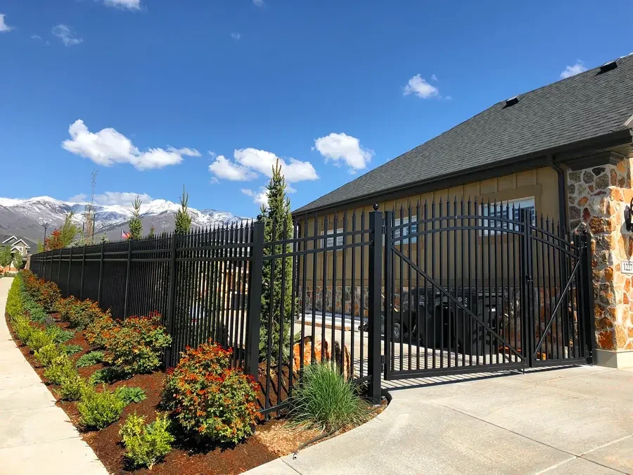 Driveway Gates & Front Yard Fences in Passaic County, NJ, Pequannock ...