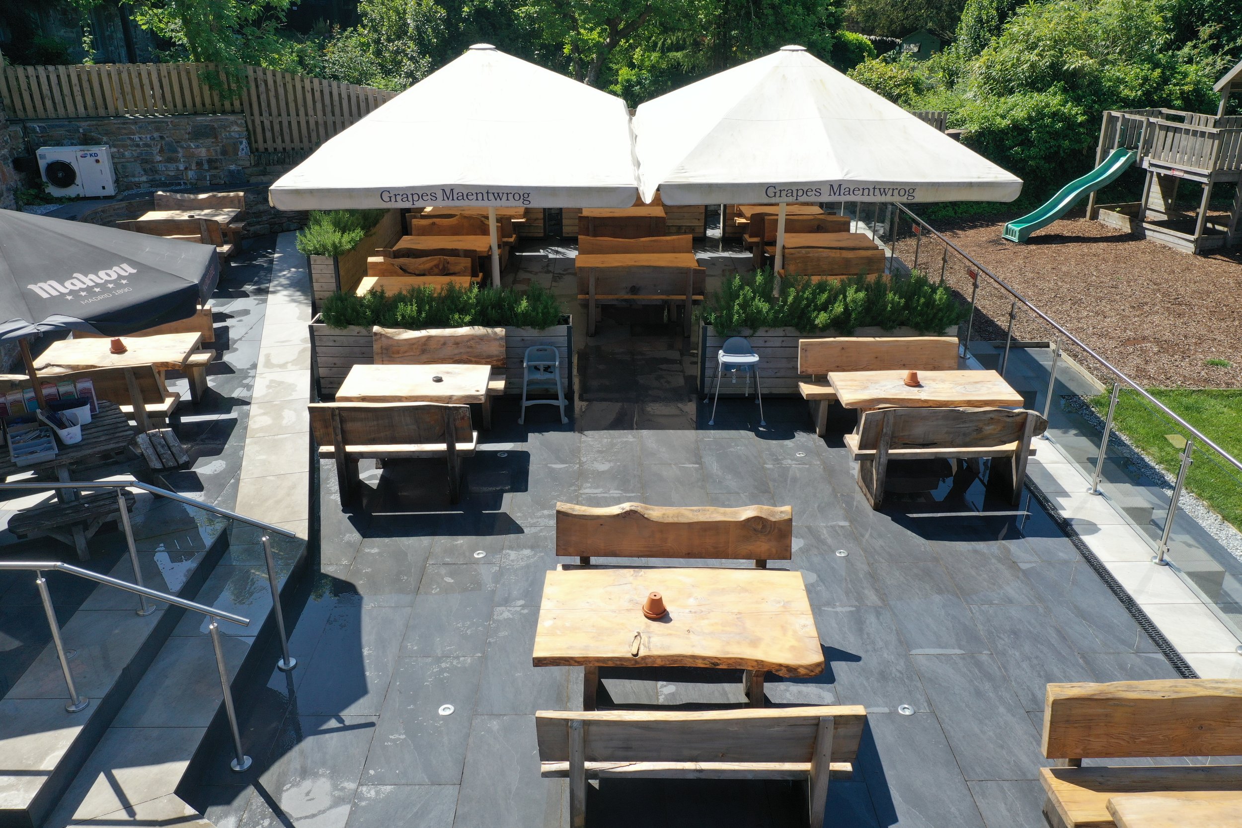 The Grapes Hotel Bar & Restaurant | Discover Snowdonia