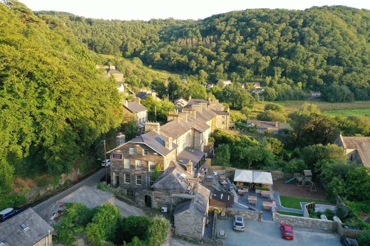 The Grapes Hotel Bar & Restaurant | Discover Snowdonia