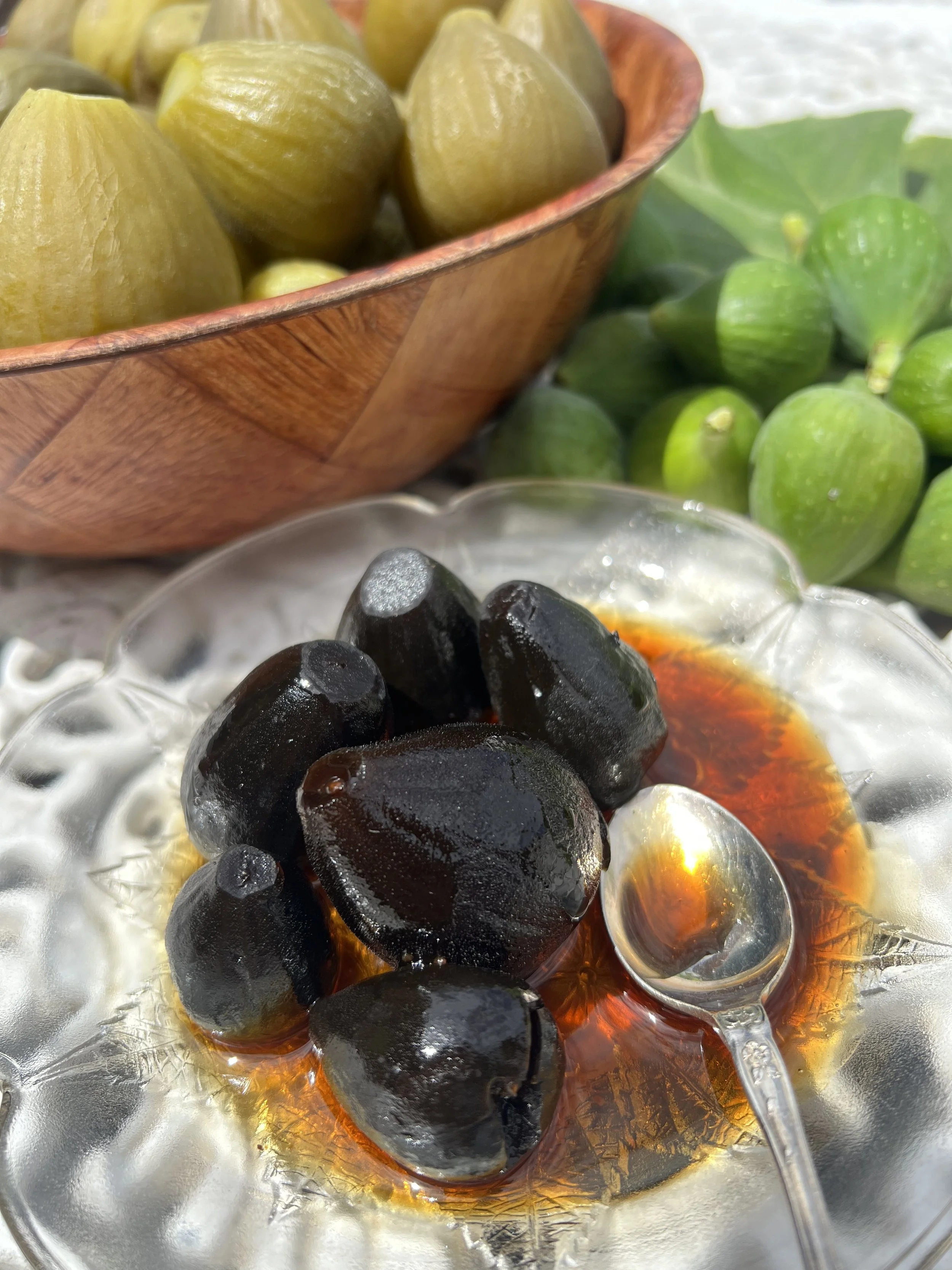 Greek spoon sweet with caramel figs ‘Sika’ | Nikos Garden