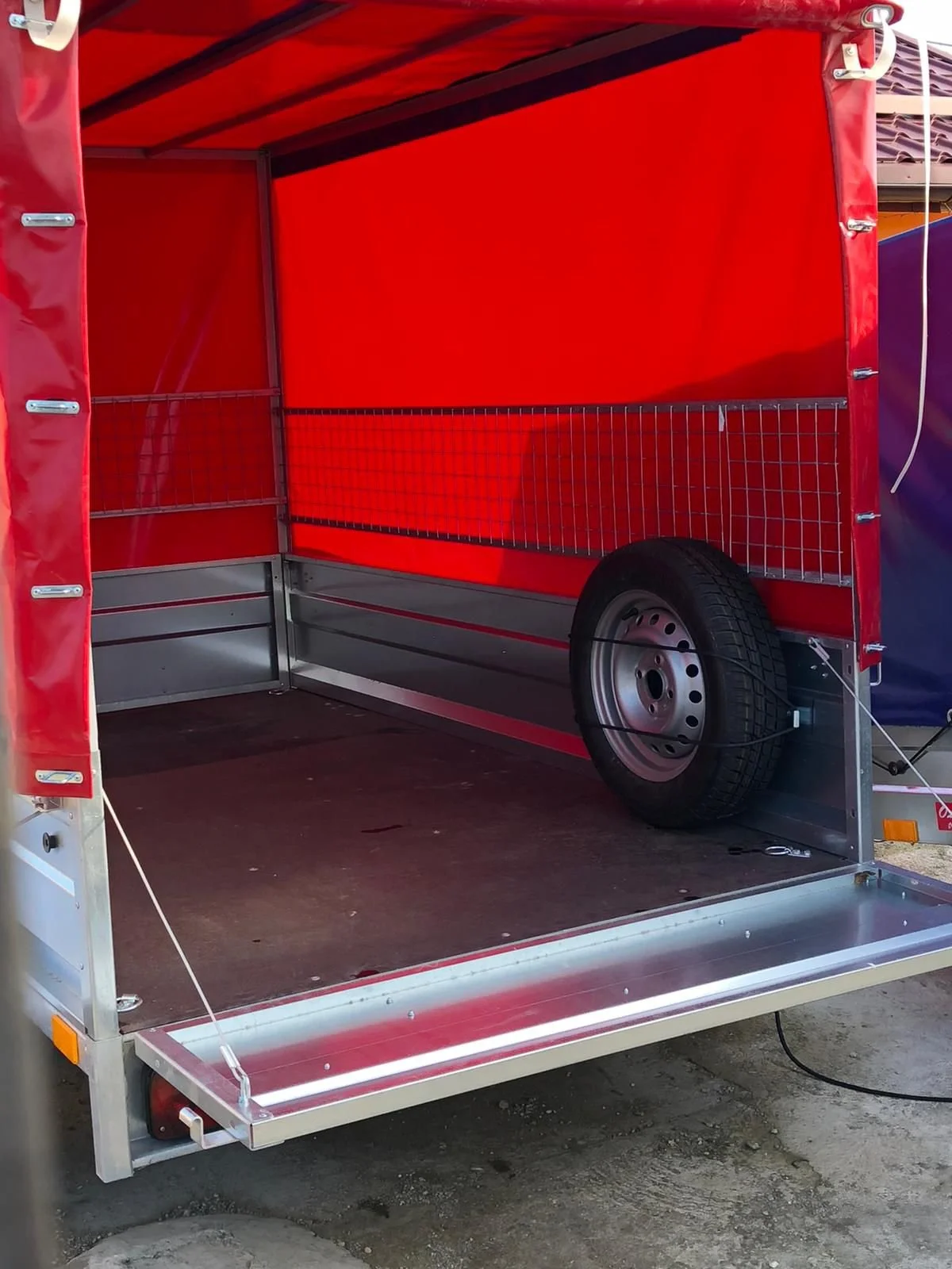 Remorci 750 kg tractabile cu categoria B. Remorci noi / Remorci auto ...