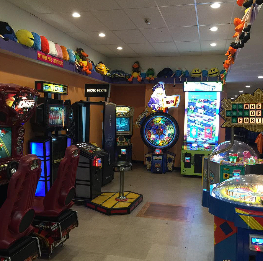 Pricing | Discover Great Bowling Deals — Lakewood Lanes