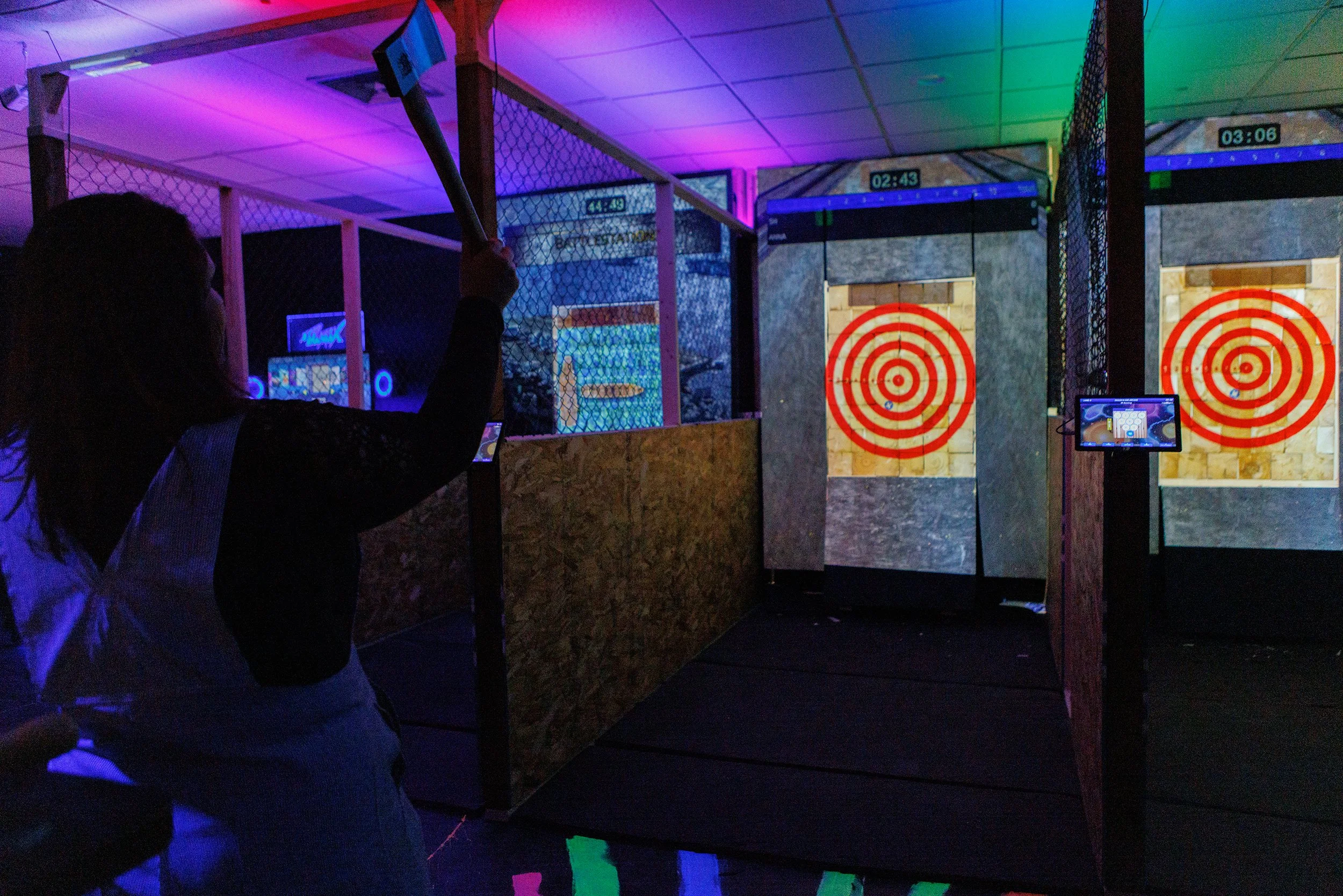 Axe Throwing | Experience Thrilling Axe Throwing — Smash n Axe Arcade Disco