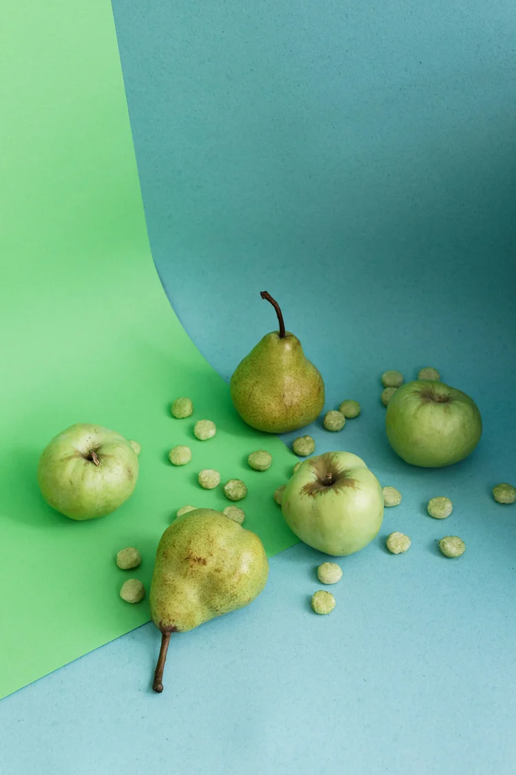 Apples & Pears Seasonal Guide — Virgona Provedoring