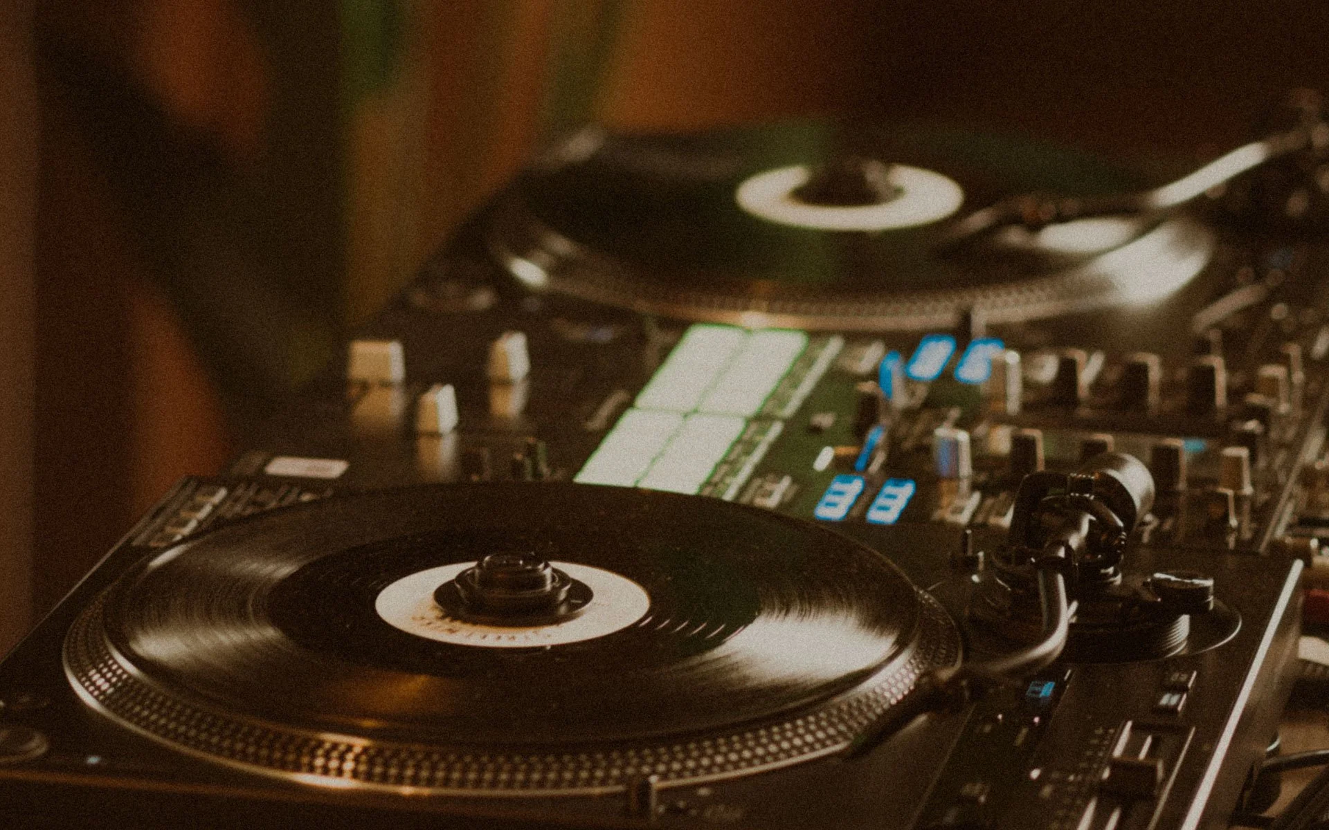 Speakeasy Bar with Vinyl DJs & Cocktails | Wallflower NYC