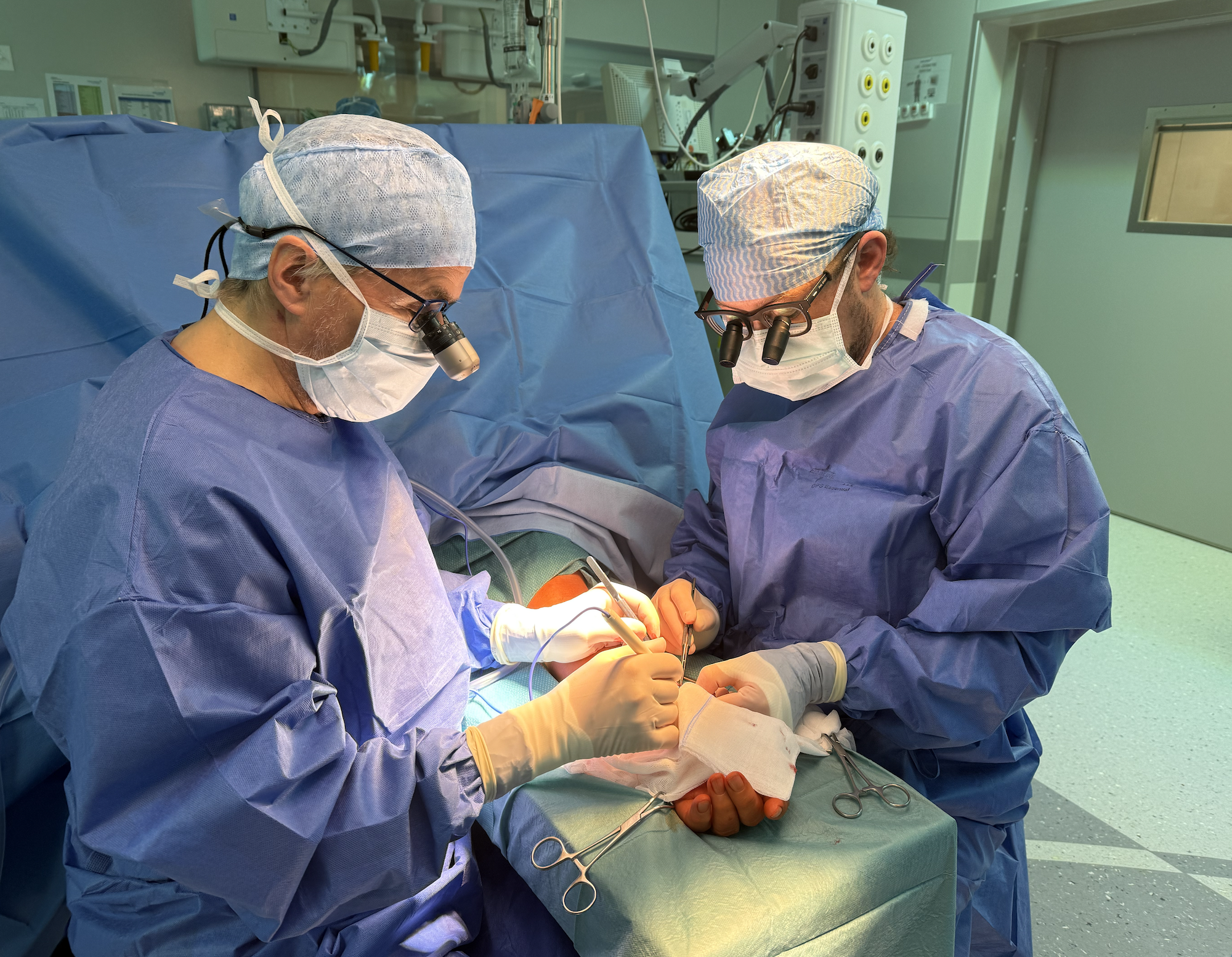 Dr. med. Philipp T. Ghibu | Aorten- & Gefässchirurgie | Zürich | Jetzt ...