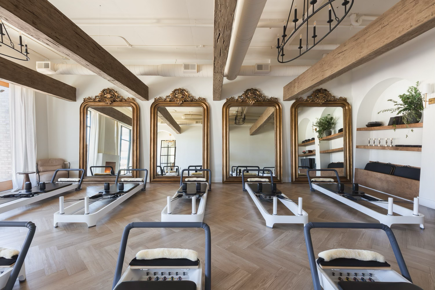 STUDIOS — FORZA PILATES