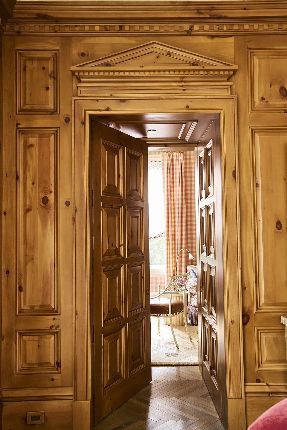 About | Discover Bold Interior Inspiration — SUMMER THORNTON