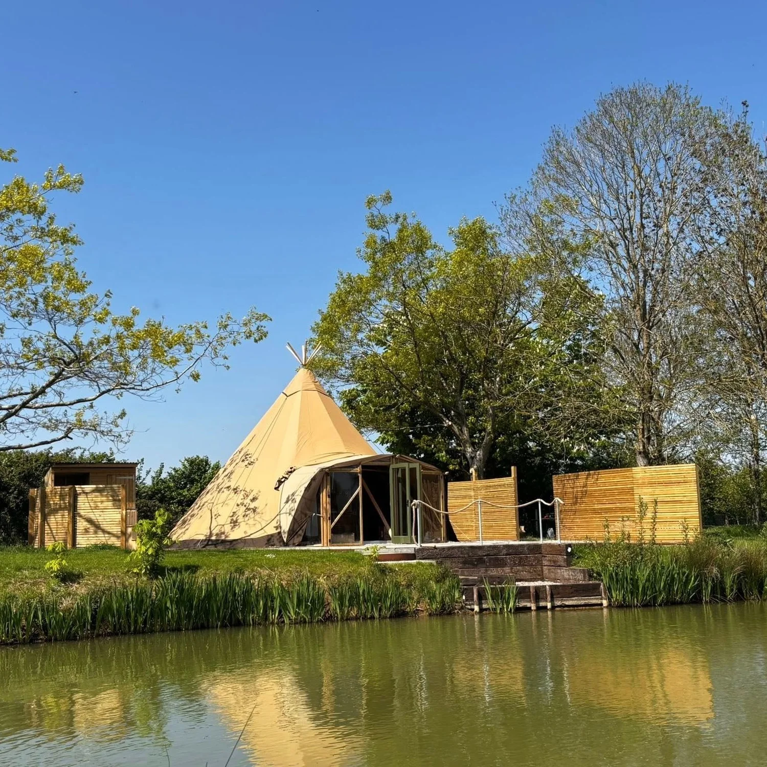 Glamp Carp | Experience Luxury Fishing