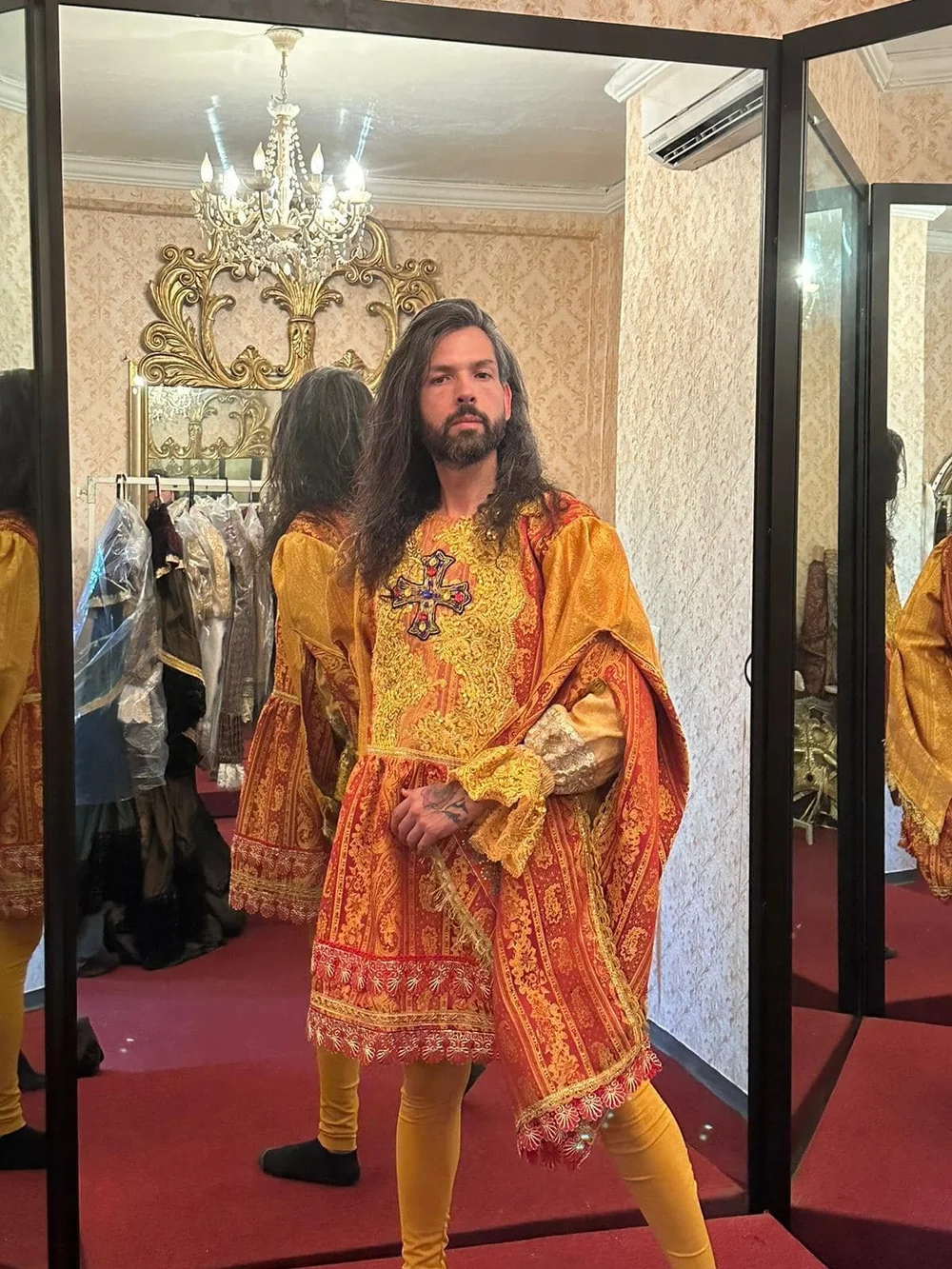 Shakespeare Costumes | Discover Authentic Costumes Today — Tuzy Tuzy ...