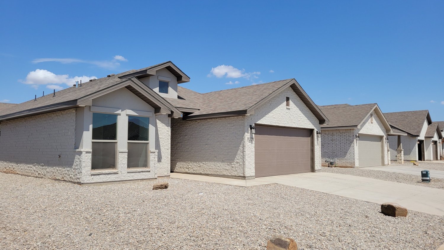 PRODUCT SPECS — NOVABRIK | Mortarless Brick Veneer / Stone Mechanically ...