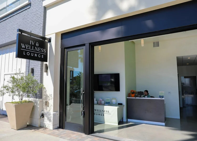 IV Hydration Therapy in Long Beach | IV & Wellness Lounge at 2nd & PCH