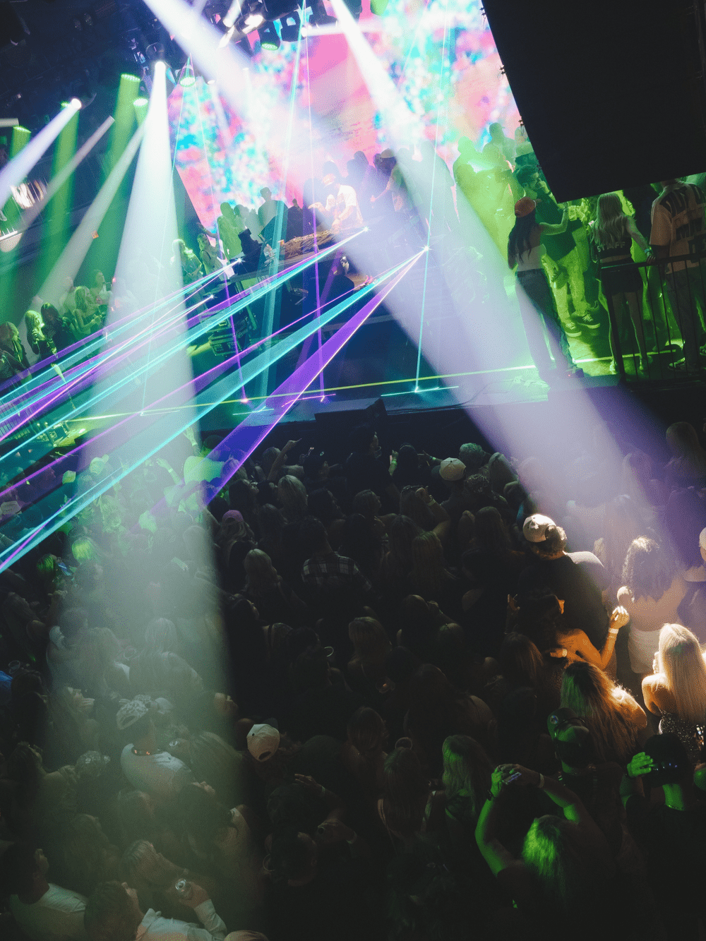 Two Dimes | Experience Tuscaloosa’s Best Nightlife