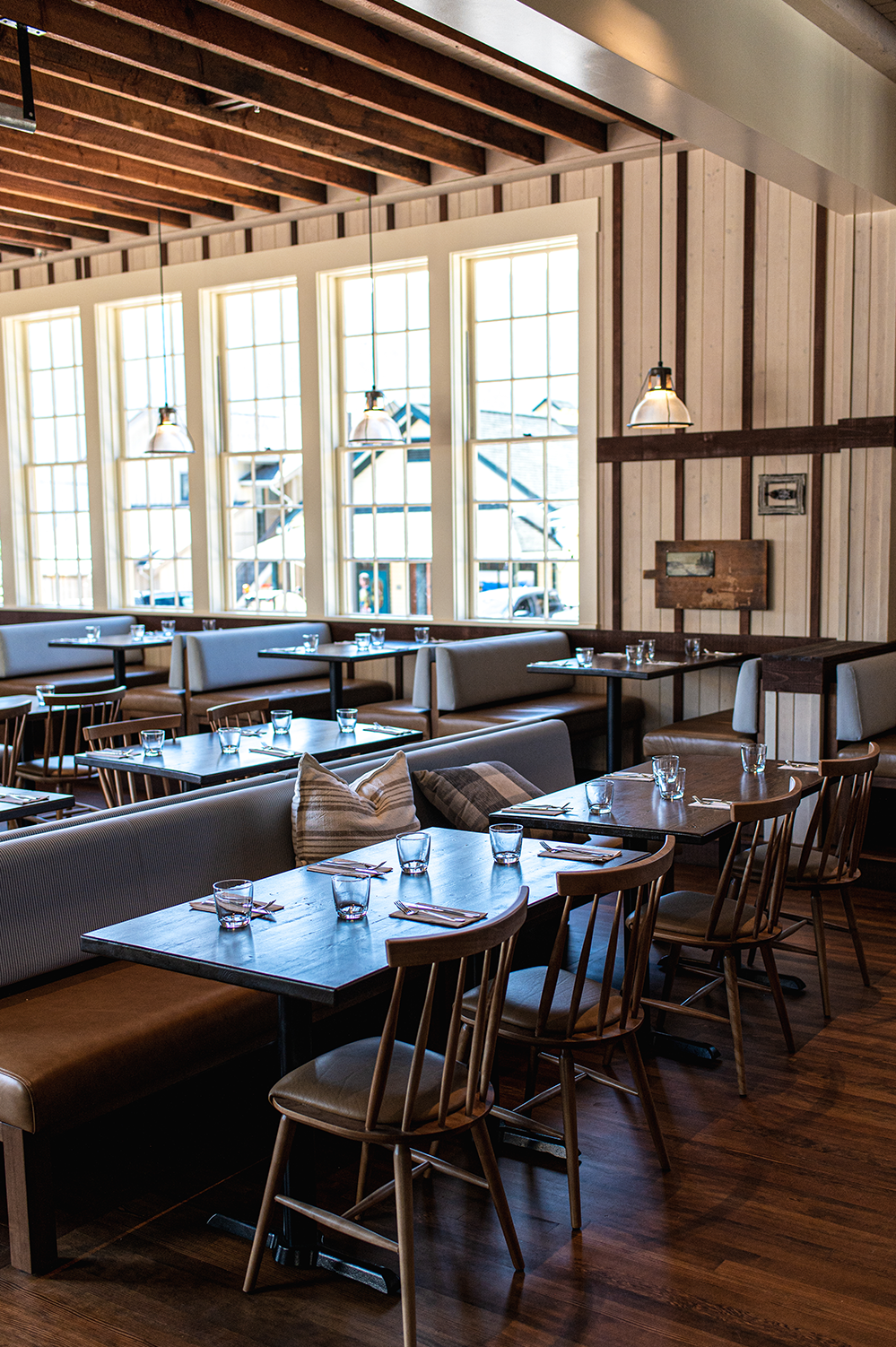 Britannia Beach - Oyster Bar & Grill — Autostrada
