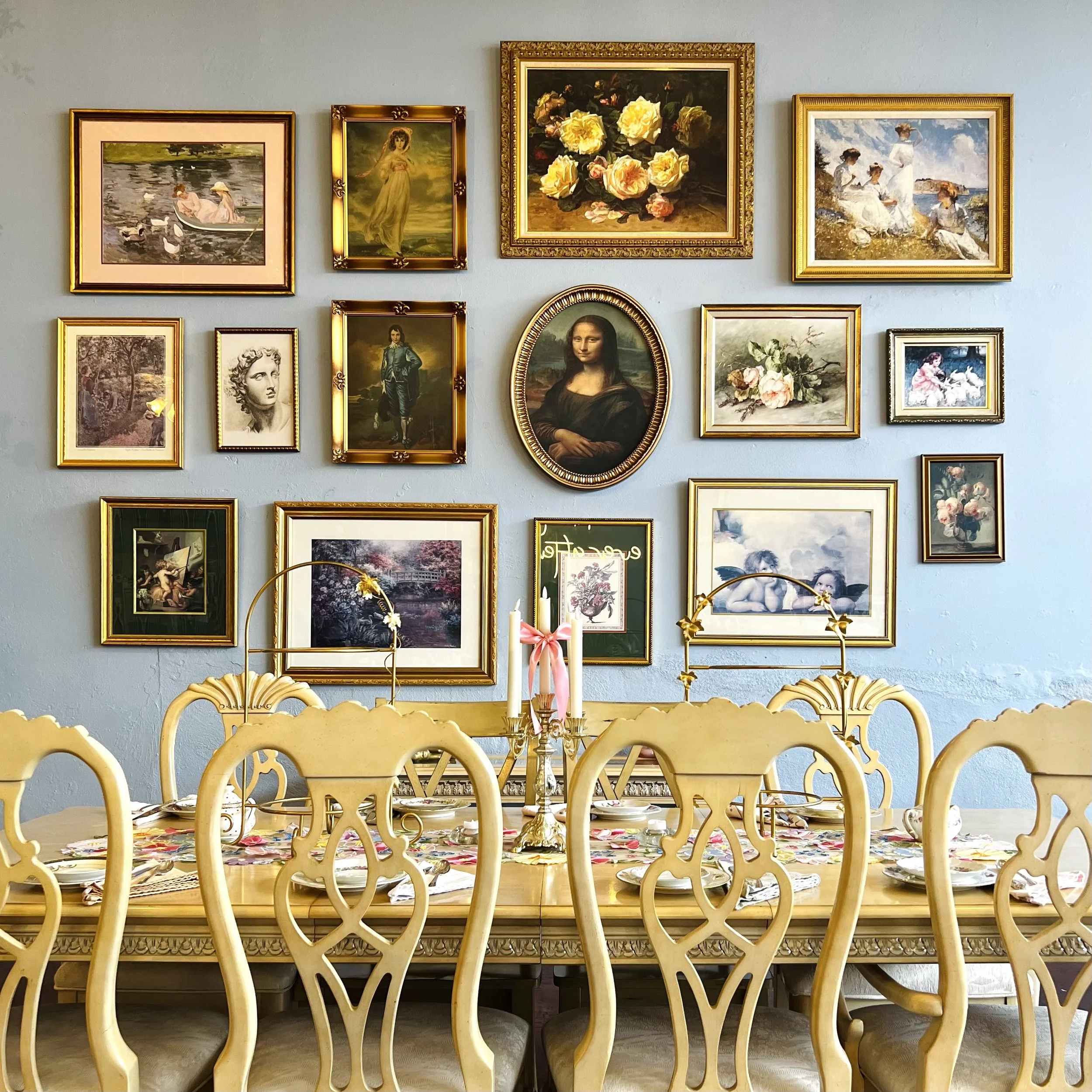 Three Roses Tea Room & Gifts