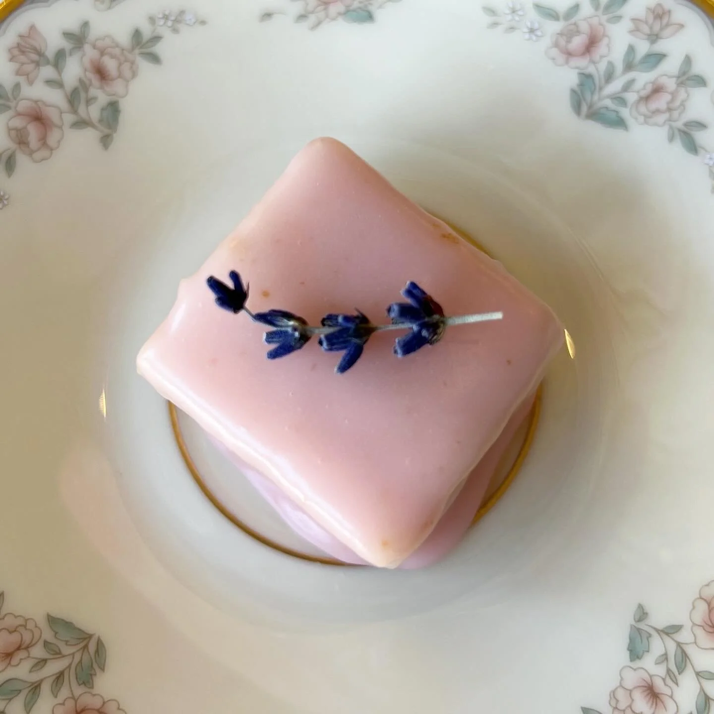 Menu & Hours — Three Roses Tea Room & Gifts