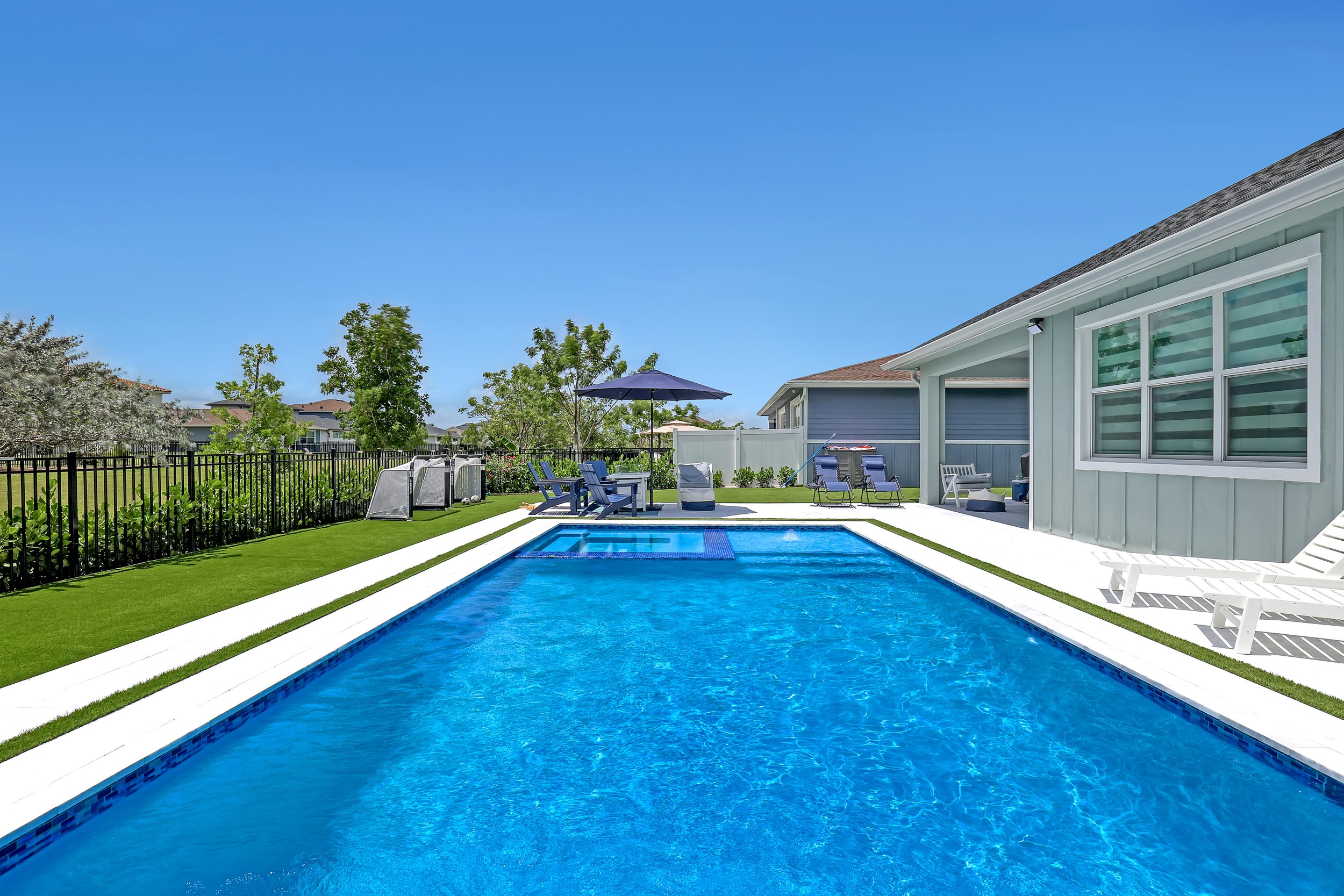 Hang 10 Pools | Build Your Dream Pool Today