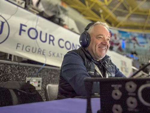 Five Things to Know About Coach Chris Howarth — Glacier Ice Arena