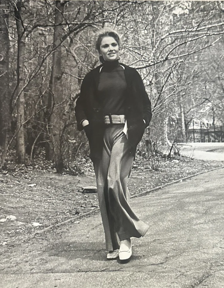 Biography — Erika Slezak Fan Club