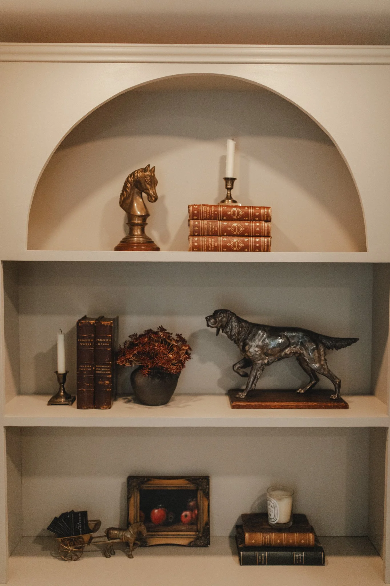 How to Style Shelves Like Pro: 5 Easy Tips for a Timeless, Layered Look ...