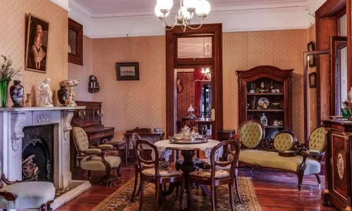 Newstead House