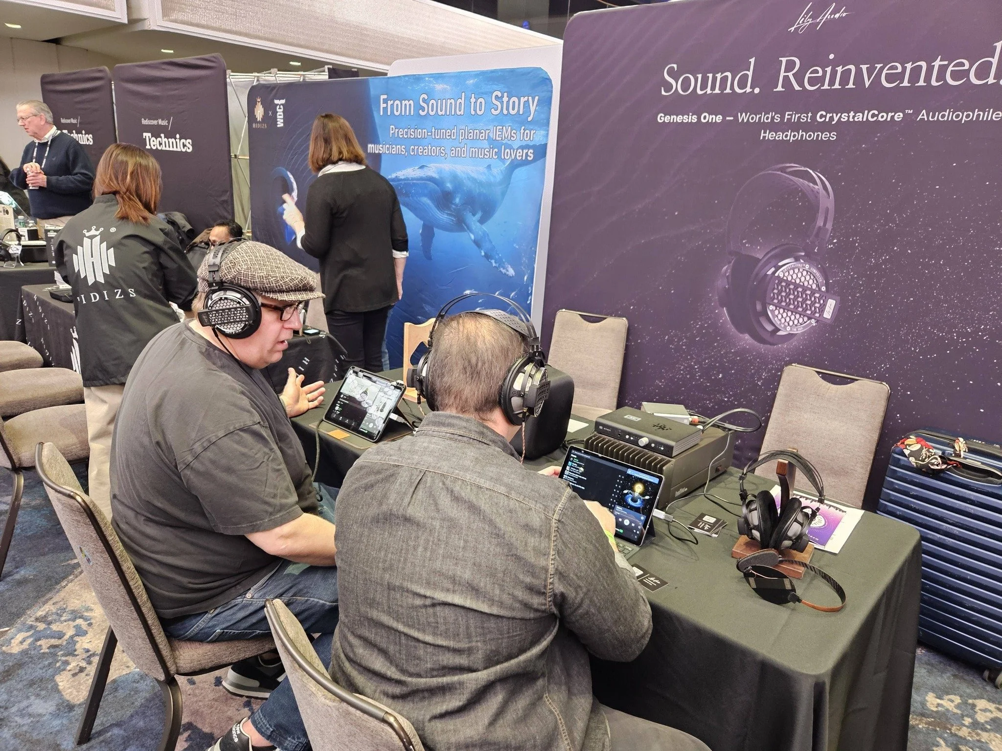 Headphones Genesis One — Lily Audio