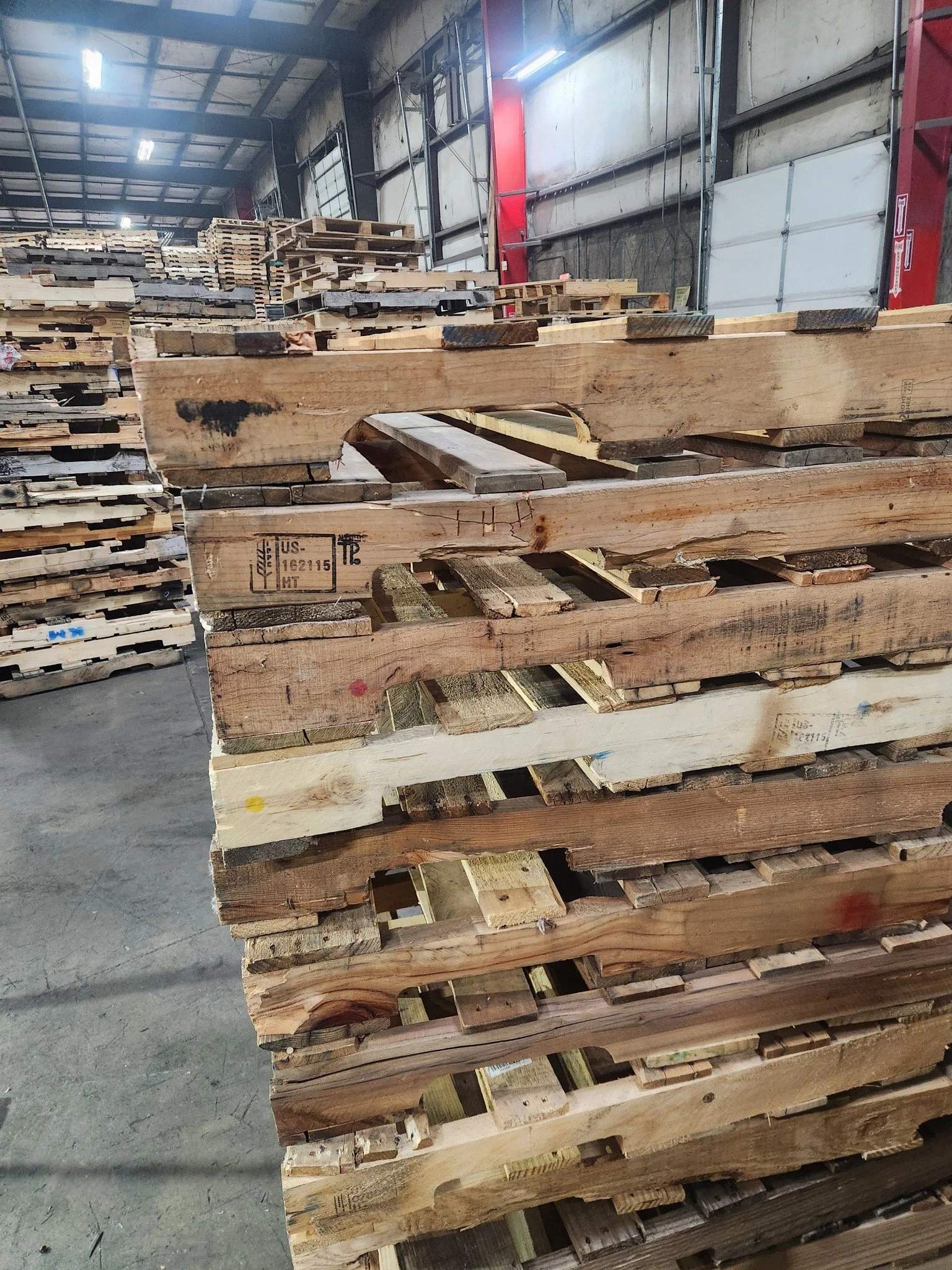 Hallwood Enterprises | Virginia’s Largest Pallet Supplier Since 1979