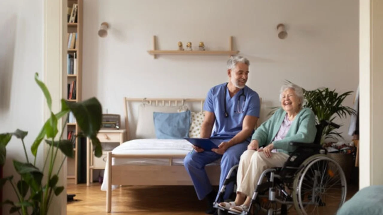 11 Assisted Living Benefits Seniors Need to Know — Keystone Bluffs ...